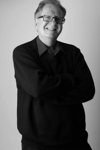 David B Ahern – Writer. Footy Lover.